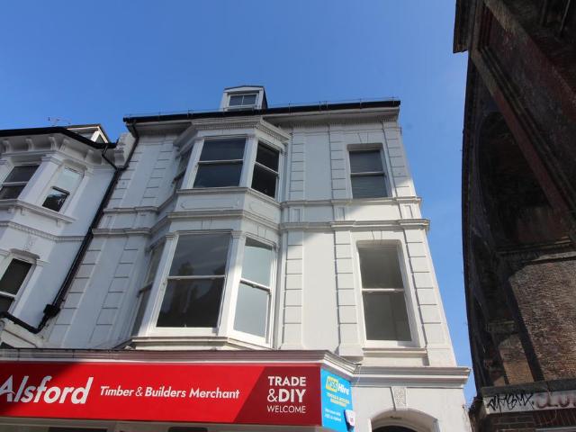 2 bedroom flat to rent