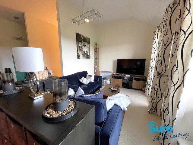 2 bedroom flat to rent