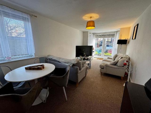 2 bedroom flat to rent