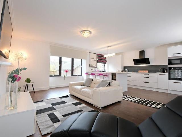 2 bedroom flat to rent