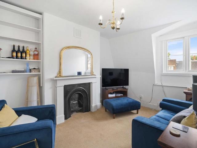 2 bedroom flat to rent