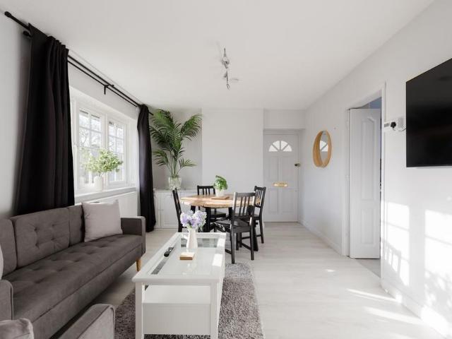 2 bedroom flat to rent