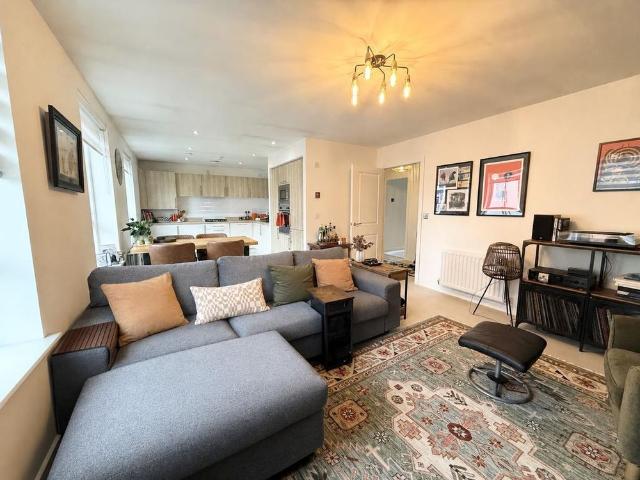 2 bedroom flat to rent