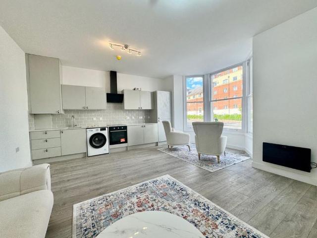 2 bedroom flat to rent