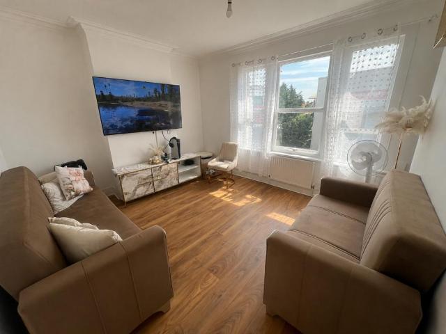 2 bedroom flat to rent