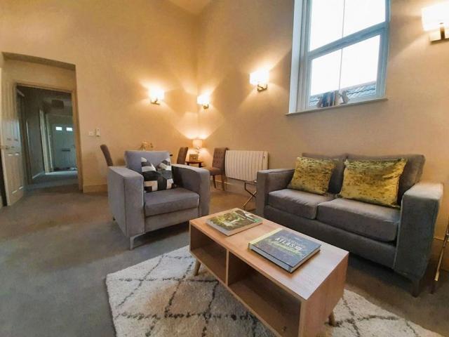 2 bedroom flat to rent
