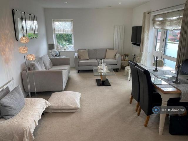 2 bedroom flat to rent