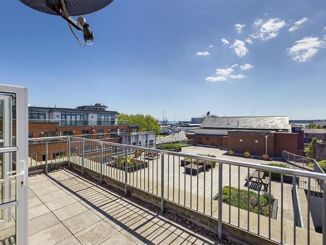 2 bedroom flat to rent