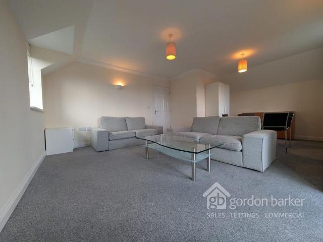 2 bedroom flat to rent