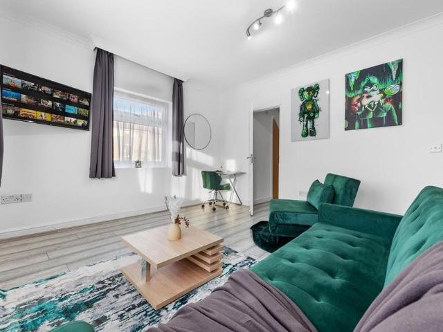 2 bedroom flat to rent