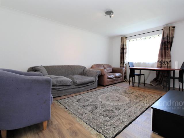 2 Bedroom Flat To Rent £1,550 pcm