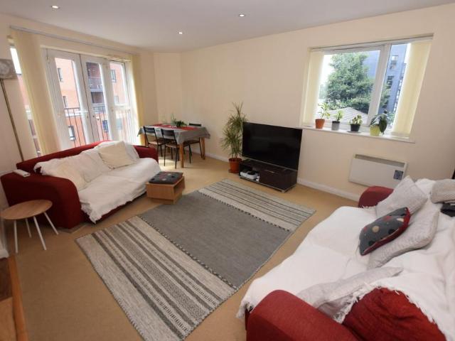 2 bedroom flat to rent