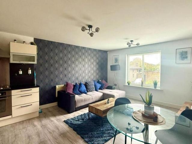 2 bedroom flat to rent