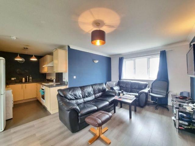 2 bedroom flat to rent