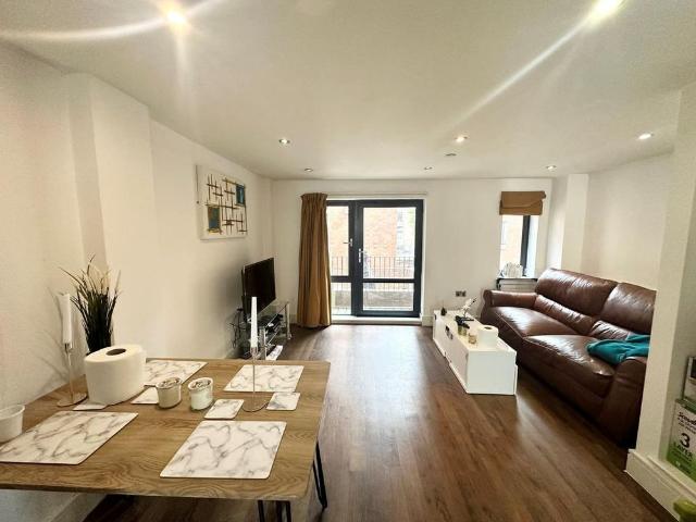 2 bedroom flat to rent