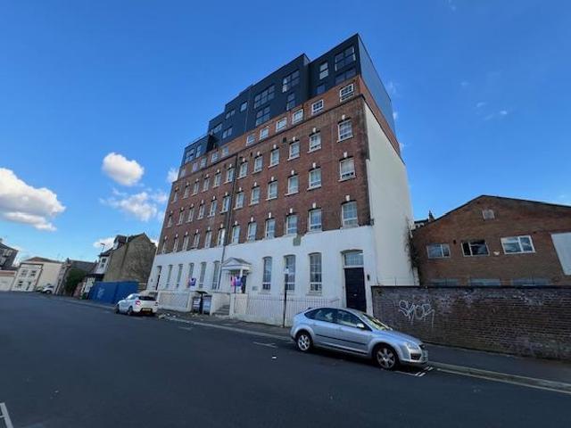 2 bedroom flat to rent
