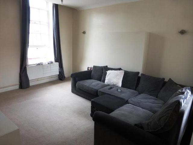 2 bedroom flat to rent