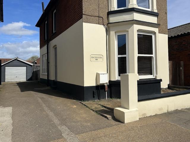 2 bedroom flat to rent