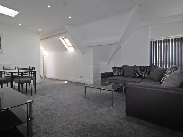 2 bedroom flat to rent