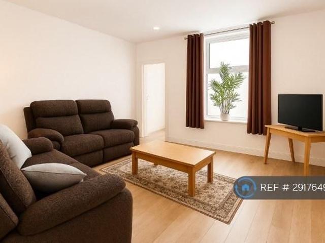 2 bedroom flat to rent