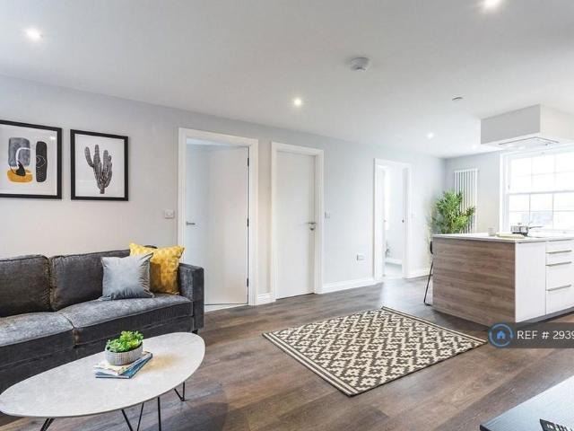 2 bedroom flat to rent