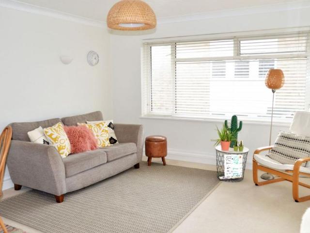 2 bedroom flat to rent