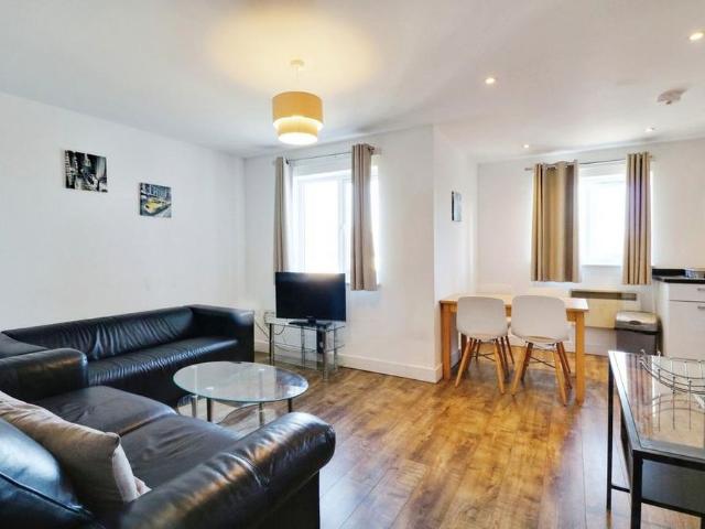 2 bedroom flat to rent