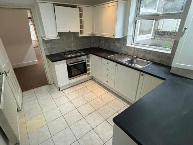 2 bedroom ground flat to rent