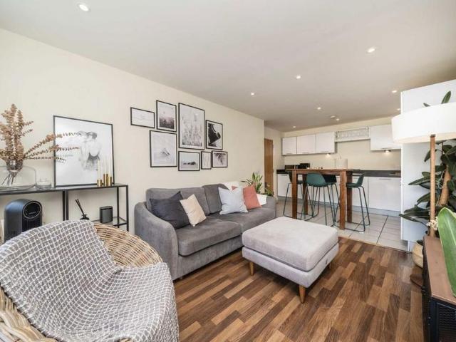 2 bedroom flat to rent