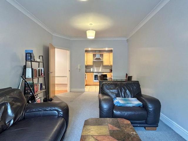 2 bedroom flat to rent