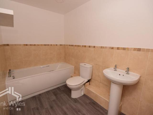 2 bedroom flat to rent