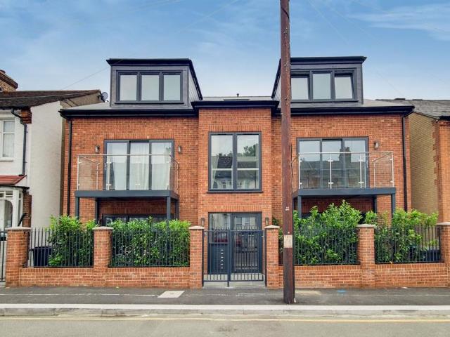 2 bedroom flat to rent