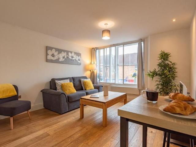 2 bedroom flat to rent