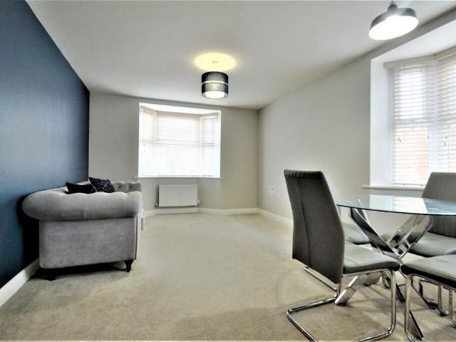 2 bedroom flat to rent