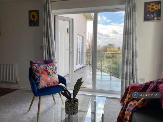 2 bedroom flat to rent