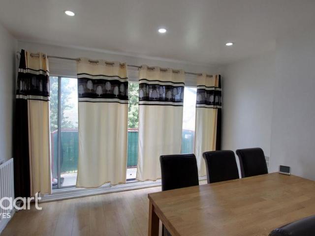 2 bedroom flat to rent