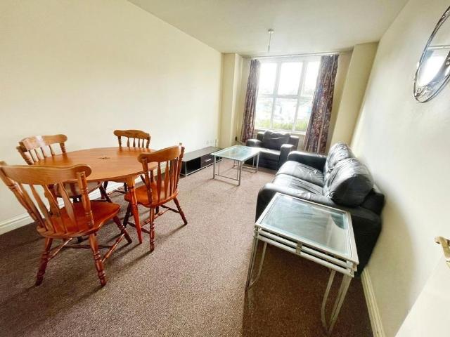 2 bedroom flat to rent
