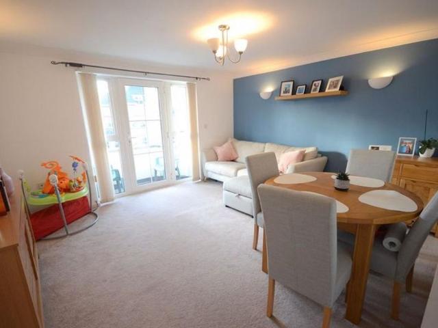 2 bedroom flat to rent