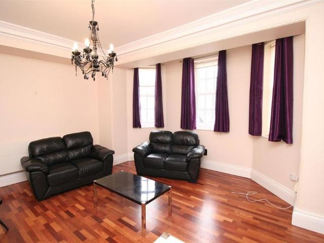 2 bedroom flat to rent