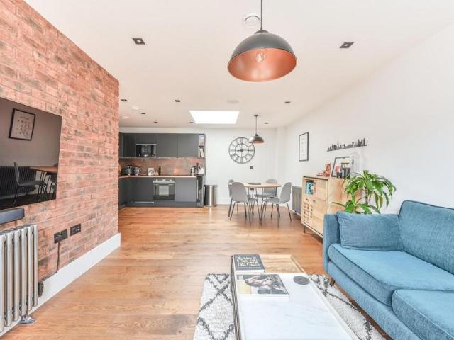 2 bedroom flat to rent