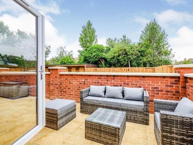 2 bedroom flat to rent