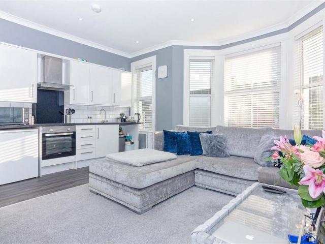 2 bedroom flat to rent