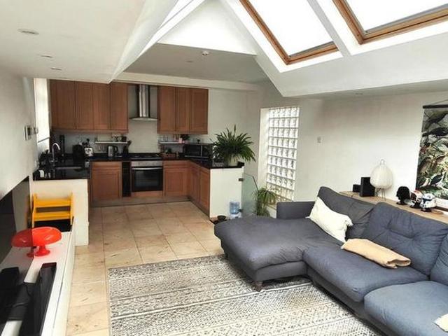 2 bedroom flat to rent