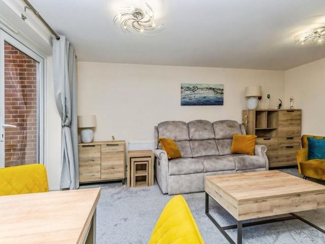 2 bedroom flat to rent