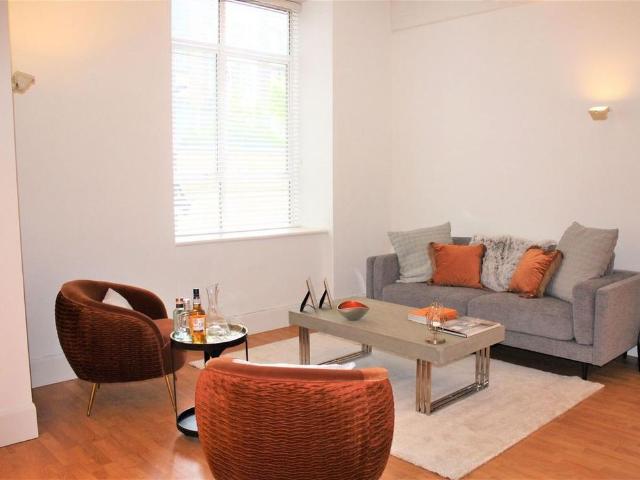 2 bedroom flat to rent