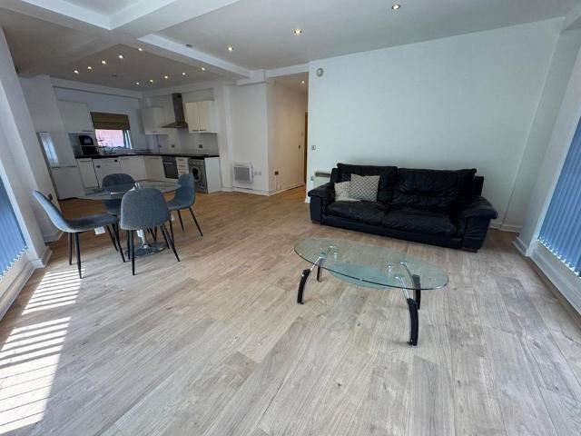 2 bedroom flat to rent