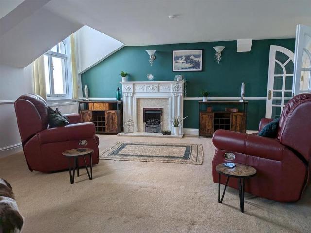 2 bedroom flat to rent