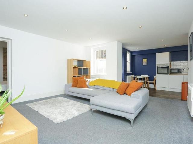 2 bedroom flat to rent