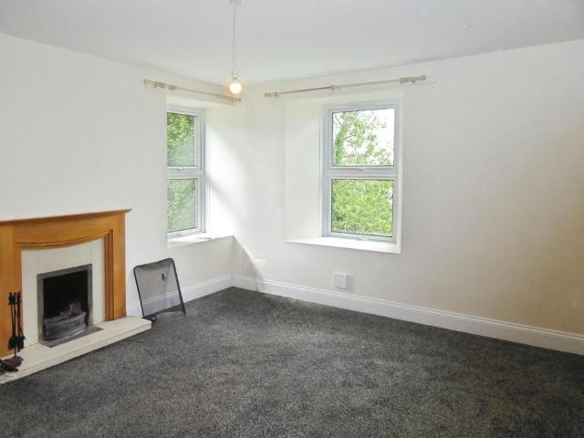 2 bedroom flat to rent