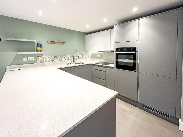 2 Bedroom Flat To Rent, 2 Bedroom Flat To Rent